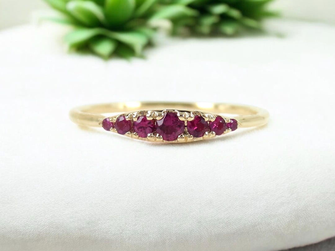 Seven-stones Graduated Ruby Ring in 18K Yellow Gold - Wedding Rings - Etsy