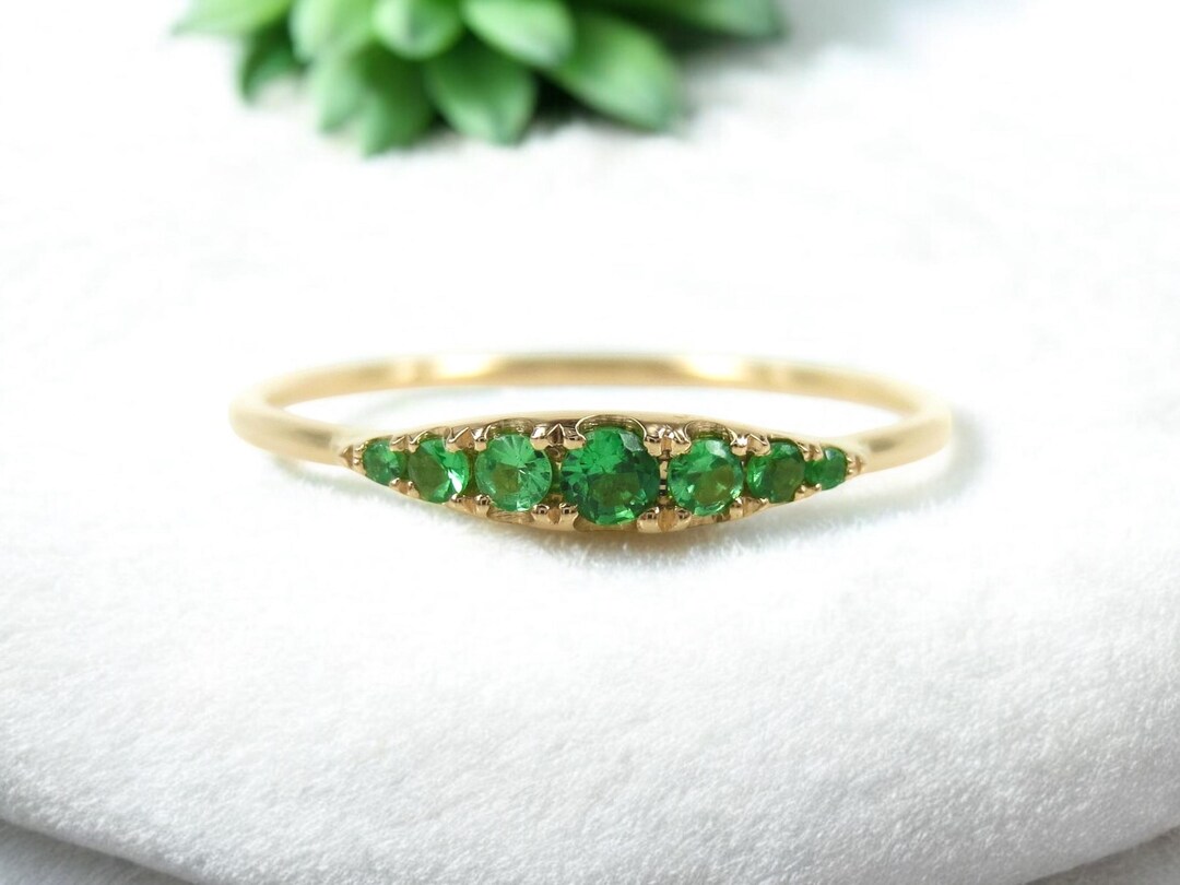 Seven-stone Graduated Tsavorite Ring / 18k Gold Tsavorites Band / Green ...