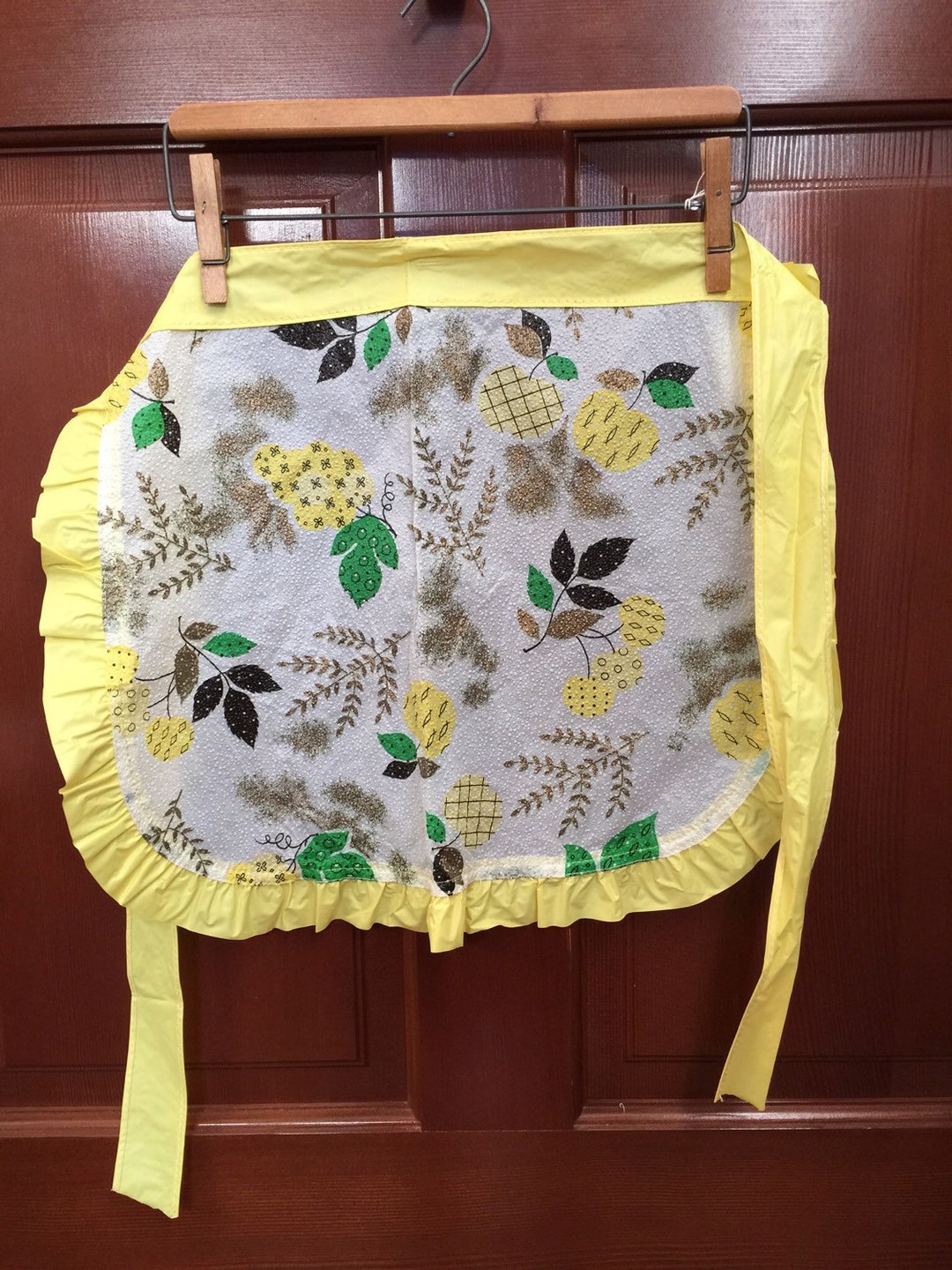 Vintage Plastic Apron, Leaves and Ferns With Yellow Ruffle, Waist Style ...