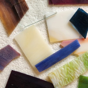 MIXED SCRAP Glass 1-1/2 Pound (b29-ms10) Art Glass Scrap for Stained ...