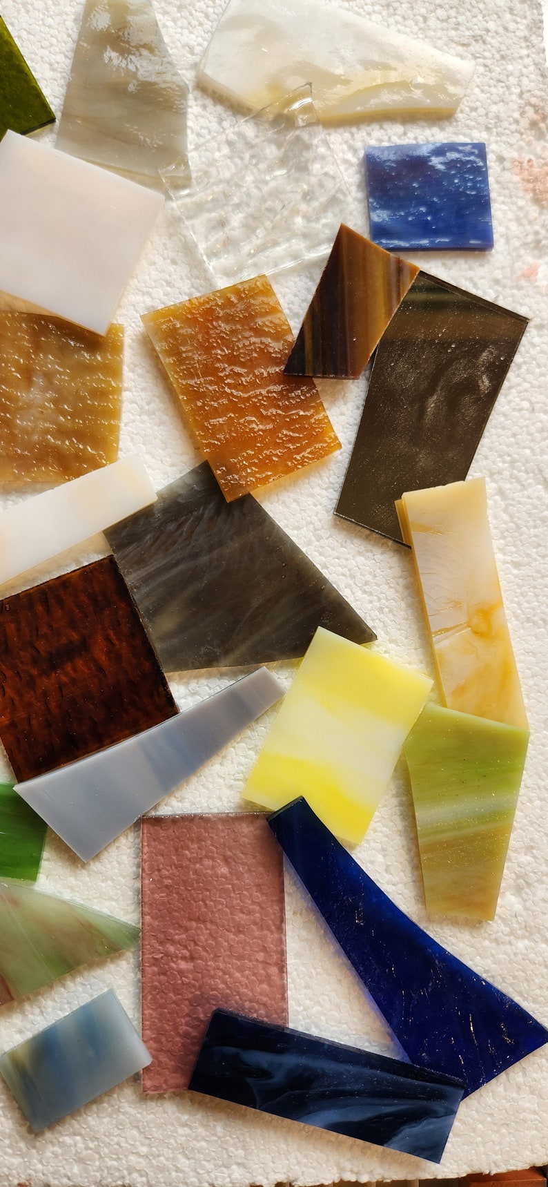 MIXED SCRAP Glass 1-1/2 Pound (b29-ms10) Art Glass Scrap for Stained ...