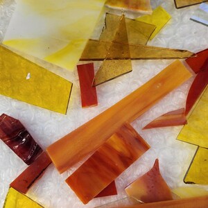 RED ORANGE Yellow Mix (b20-roy) Scrap Glass ONE Pound for Mosaic Work ...