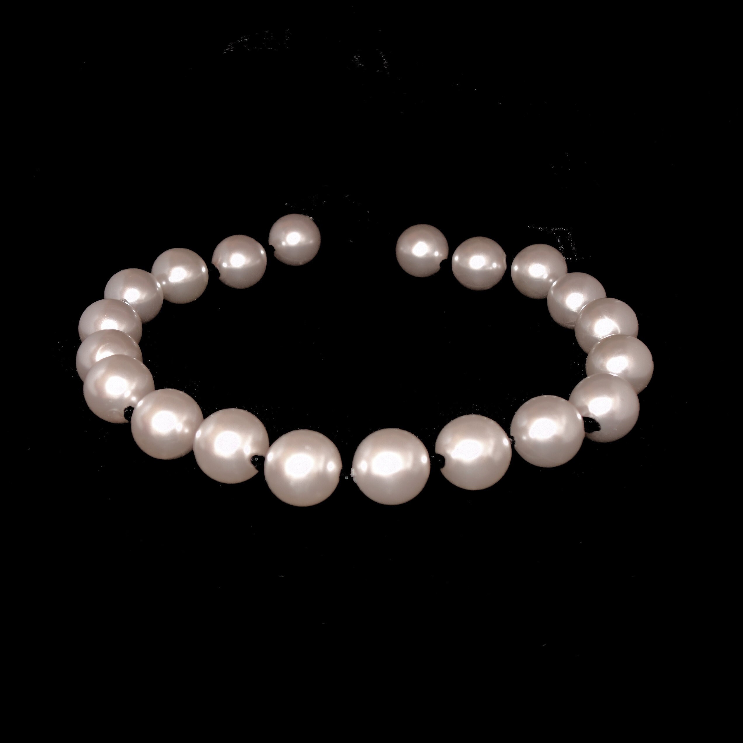 Faux pearl choker store