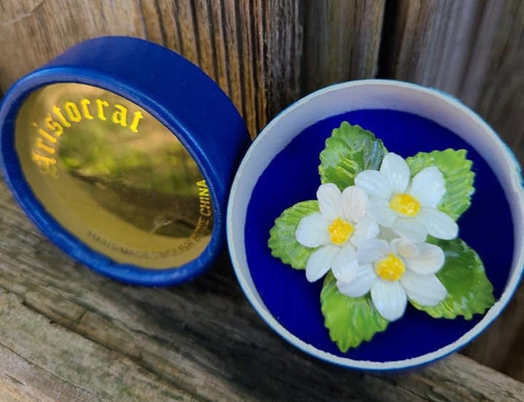 Vintage Aristocrat Floral Brooch -bone China Pin White Flowers - Etsy