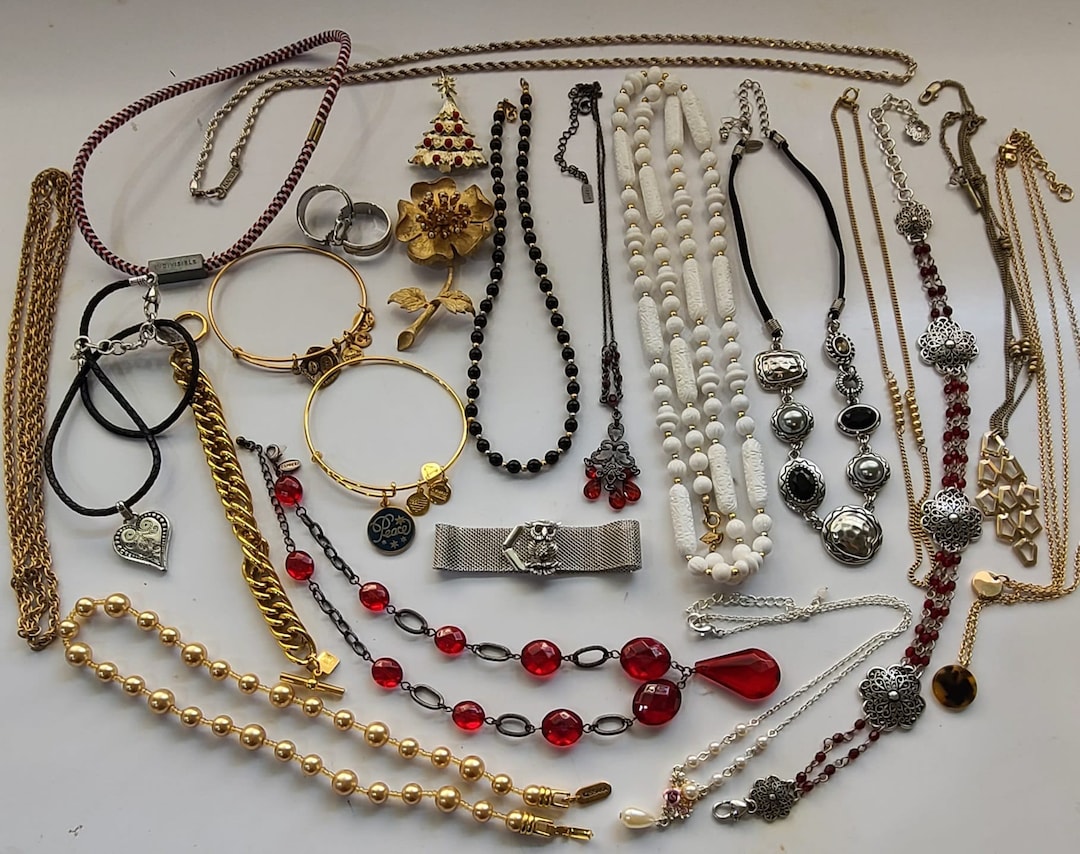 Vintage and Modern Fashion SIGN Jewelry Lot of 22 Pieces Pre Owned - Etsy