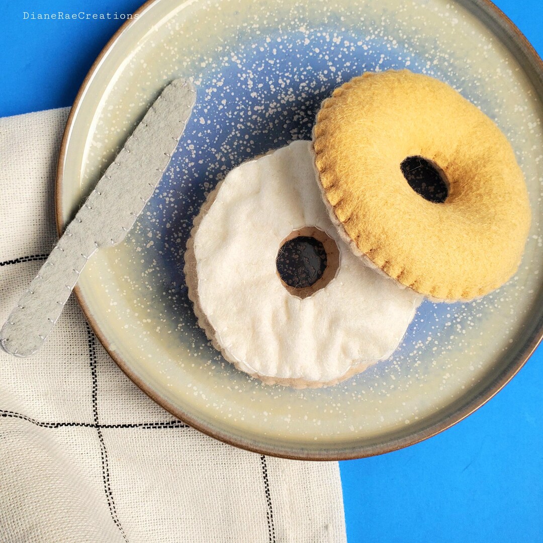Bagel With Cream Cheese Felt Food Set, Plain or Everything, Pretend ...