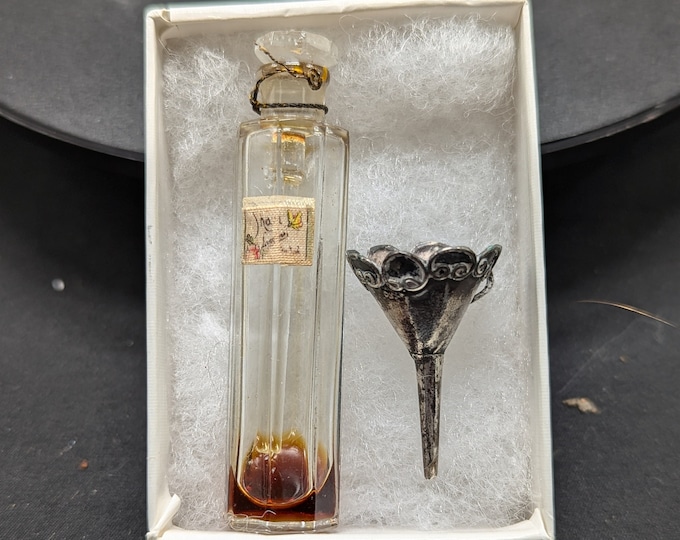 Shari Langlois, New York, 1920s Perfume Bottle With Dauber. Original ...