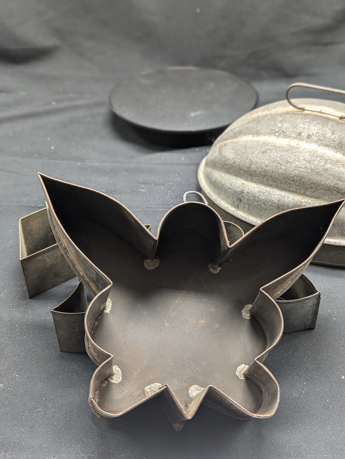 Vintage Tin Molds. Vintage Kitchen Items. Lot of Kitchen Molds and ...