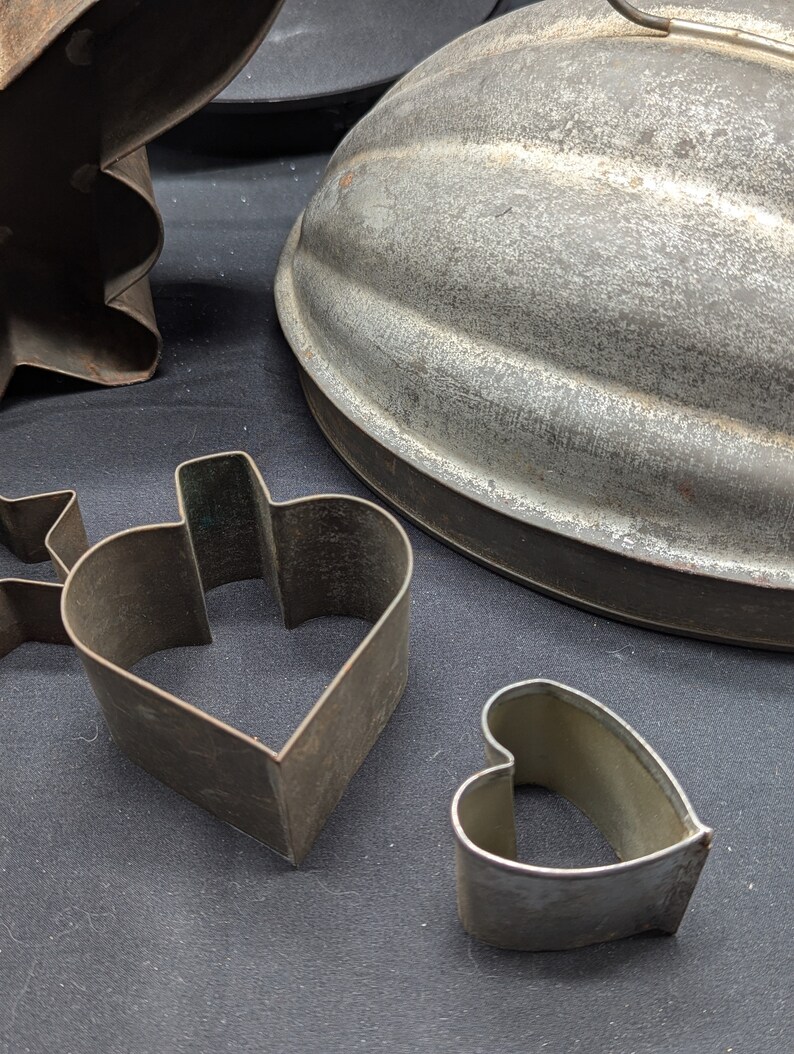 Vintage Tin Molds. Vintage Kitchen Items. Lot of Kitchen Molds and ...