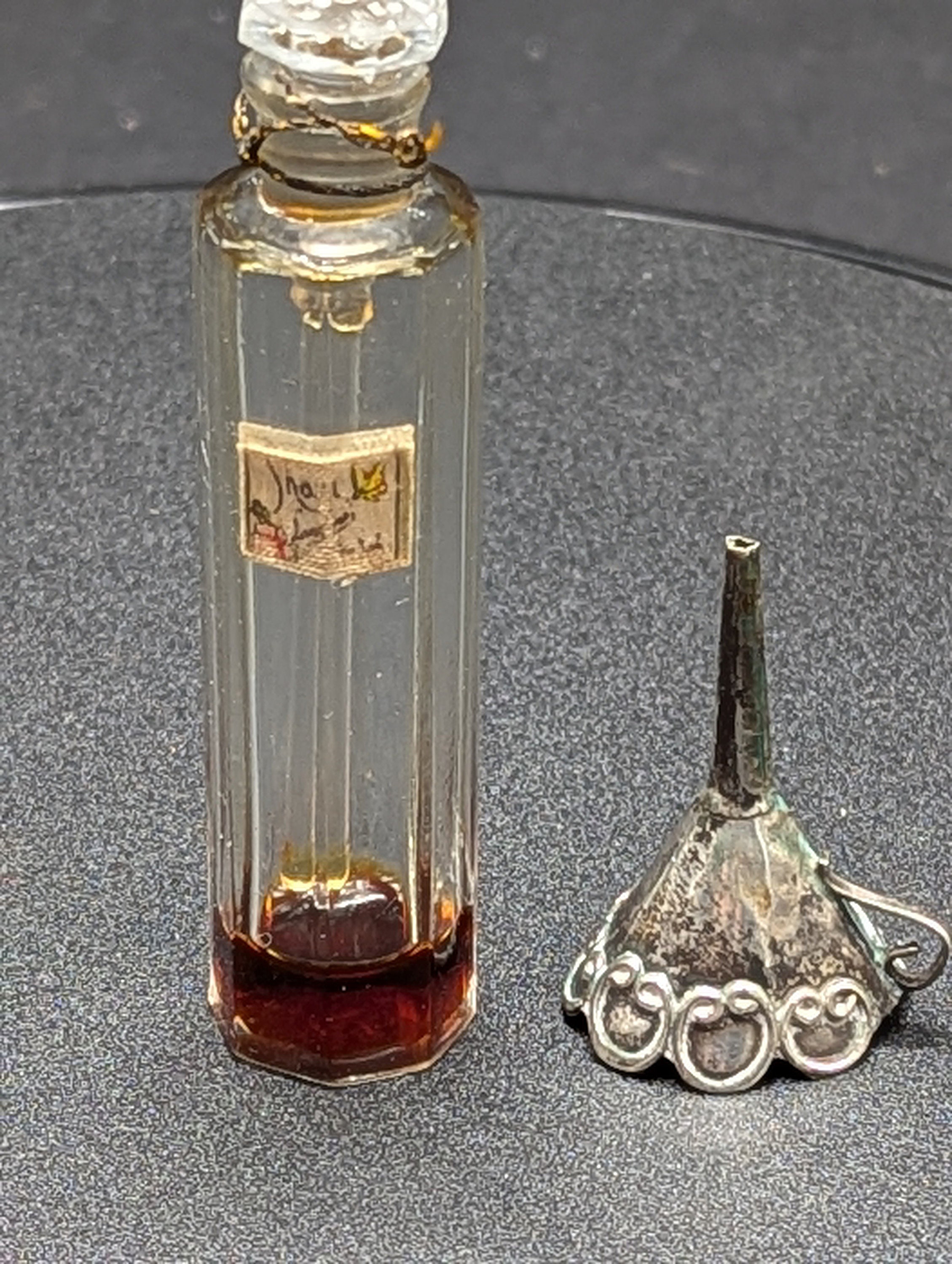 Shari Langlois, New York, 1920s Perfume Bottle With Dauber. Original ...