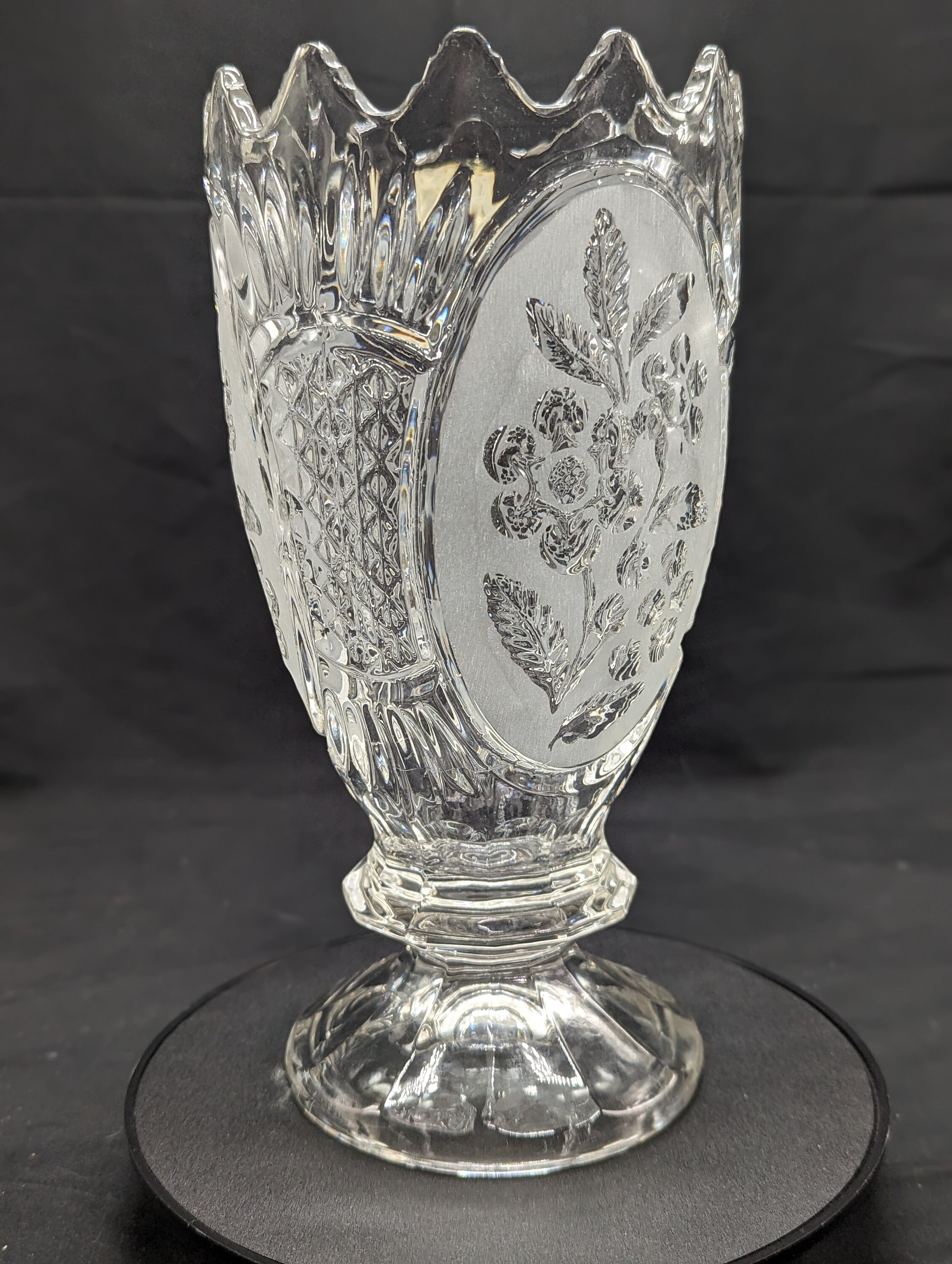 24% Lead Crystal Zajecar 10" Vase. Yugoslavian Crystal. Sawtooth Rim ...