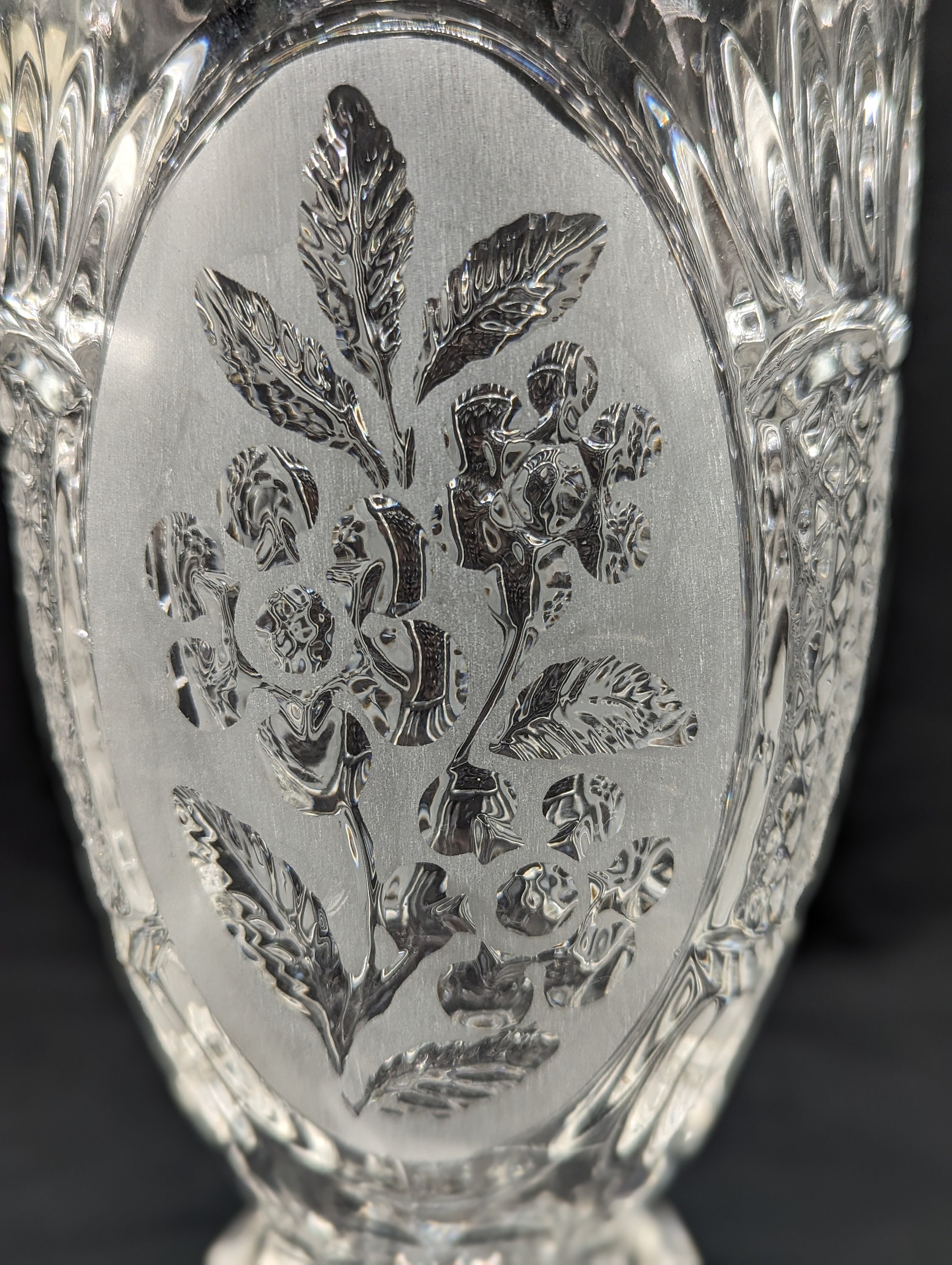 24% Lead Crystal Zajecar 10" Vase. Yugoslavian Crystal. Sawtooth Rim ...