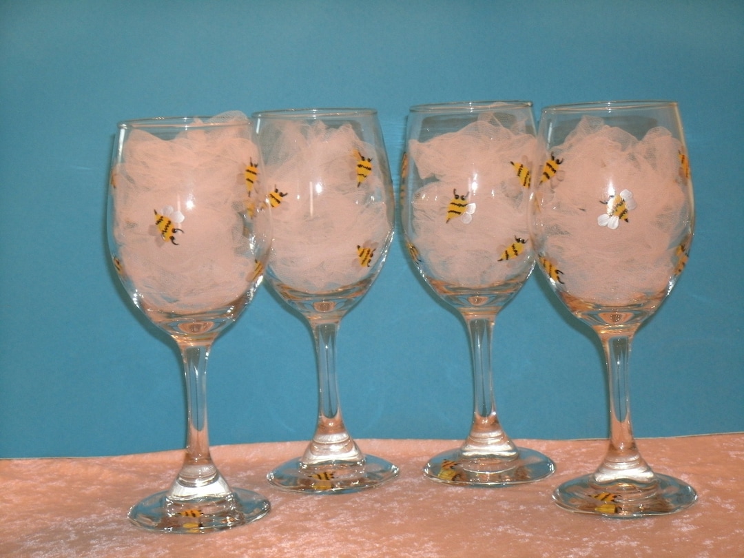 BUMBLE BEE WINE Glasses, 14 Oz., Set of Four - Etsy