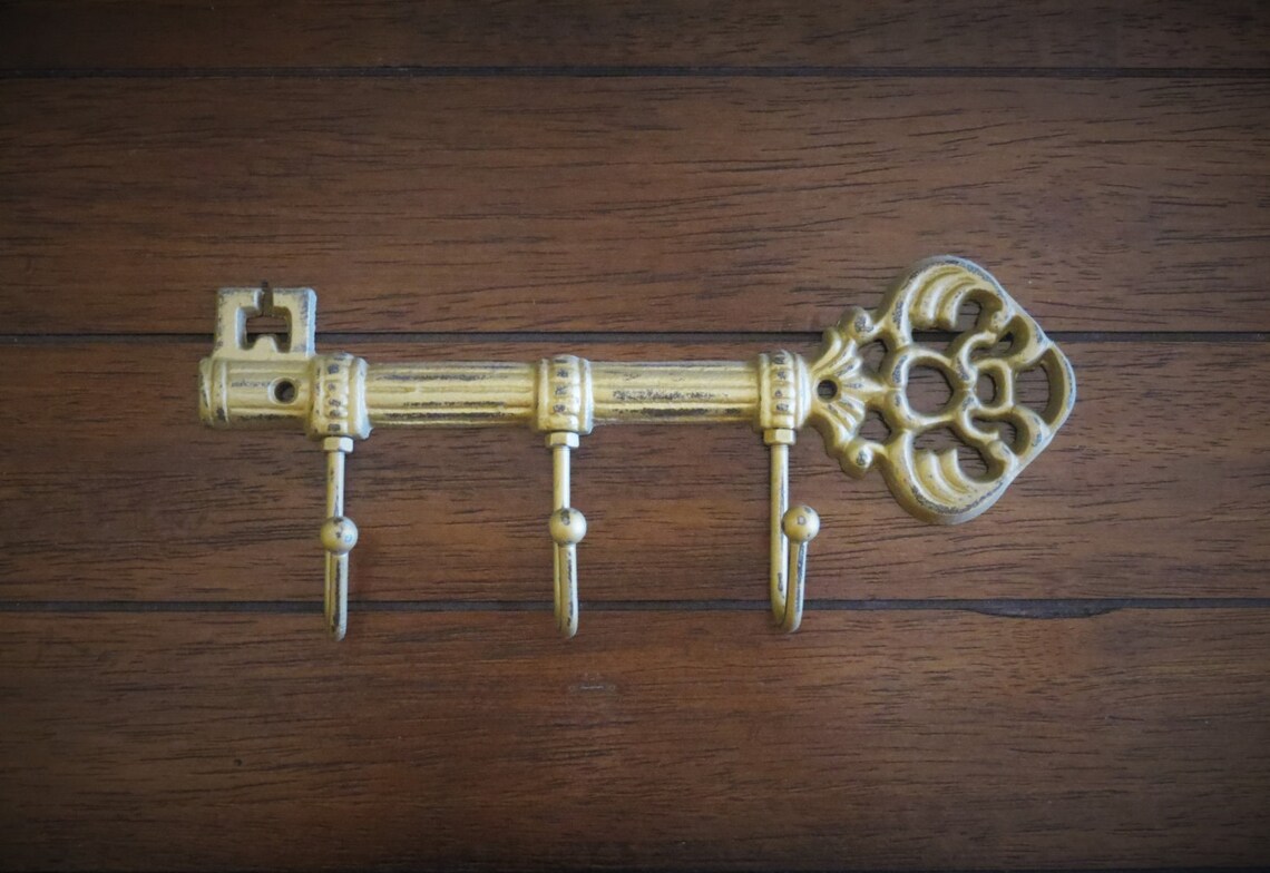 Antique Gold Key Holder / Skeleton Key Rack / Cast Iron Wall - Etsy