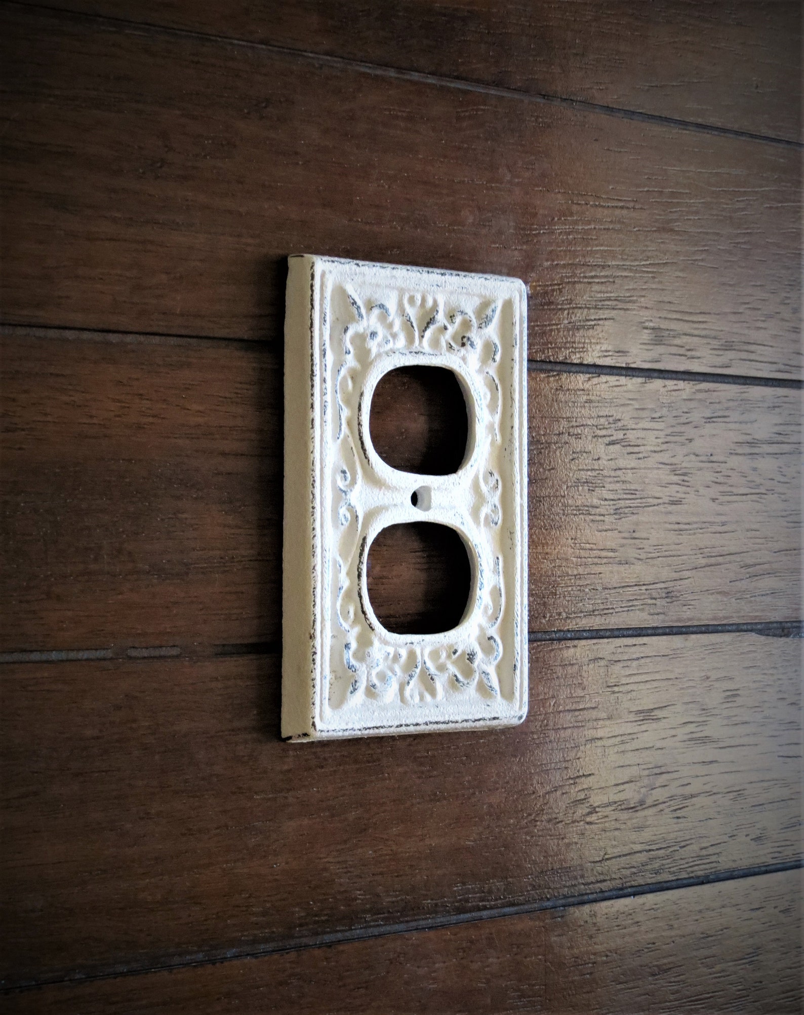 Antique White Decorative Electrical Outlet Plate / Plug-in Cover ...