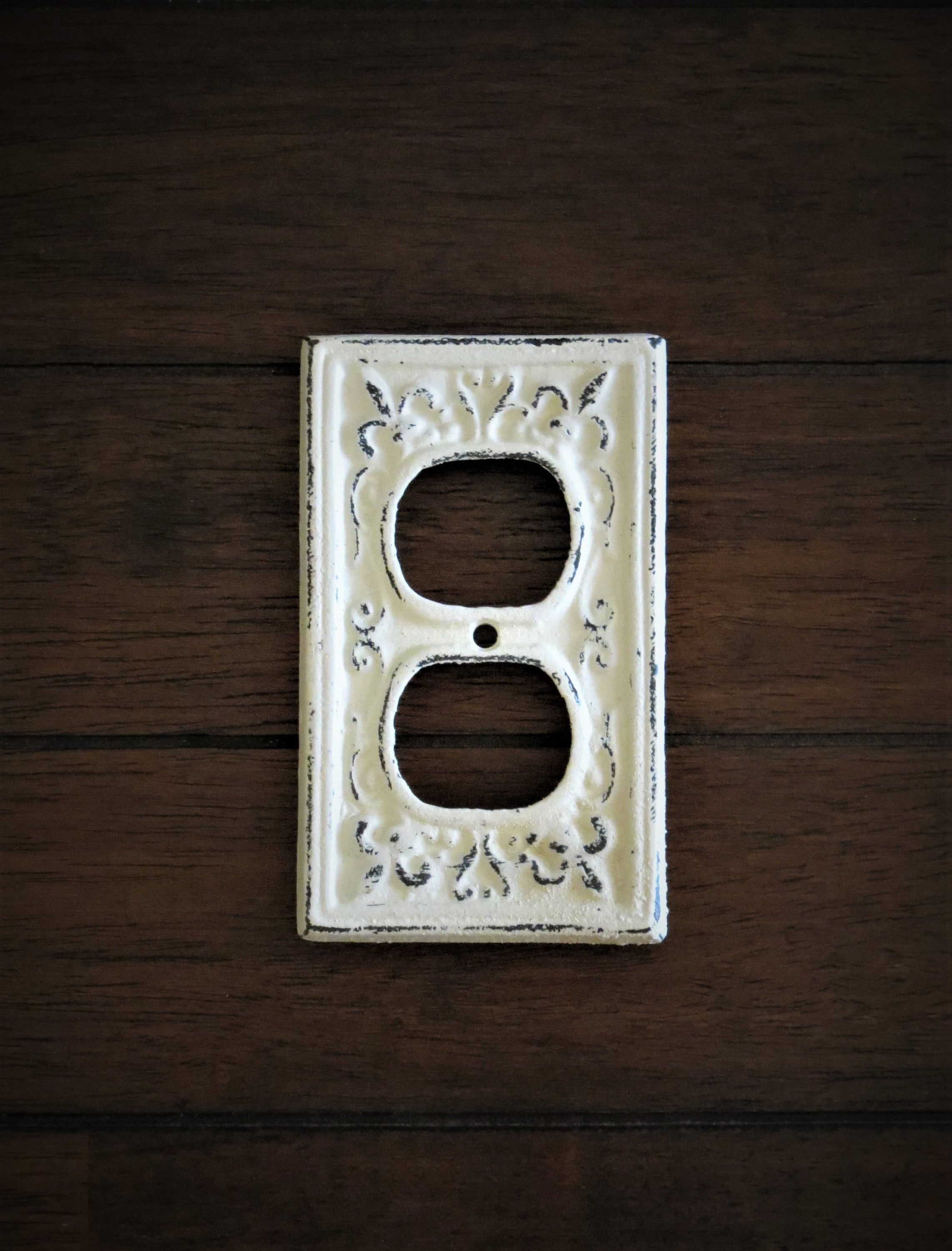 Distressed Fleur De Lis Cast Iron Outlet Cover - Creamy White ...