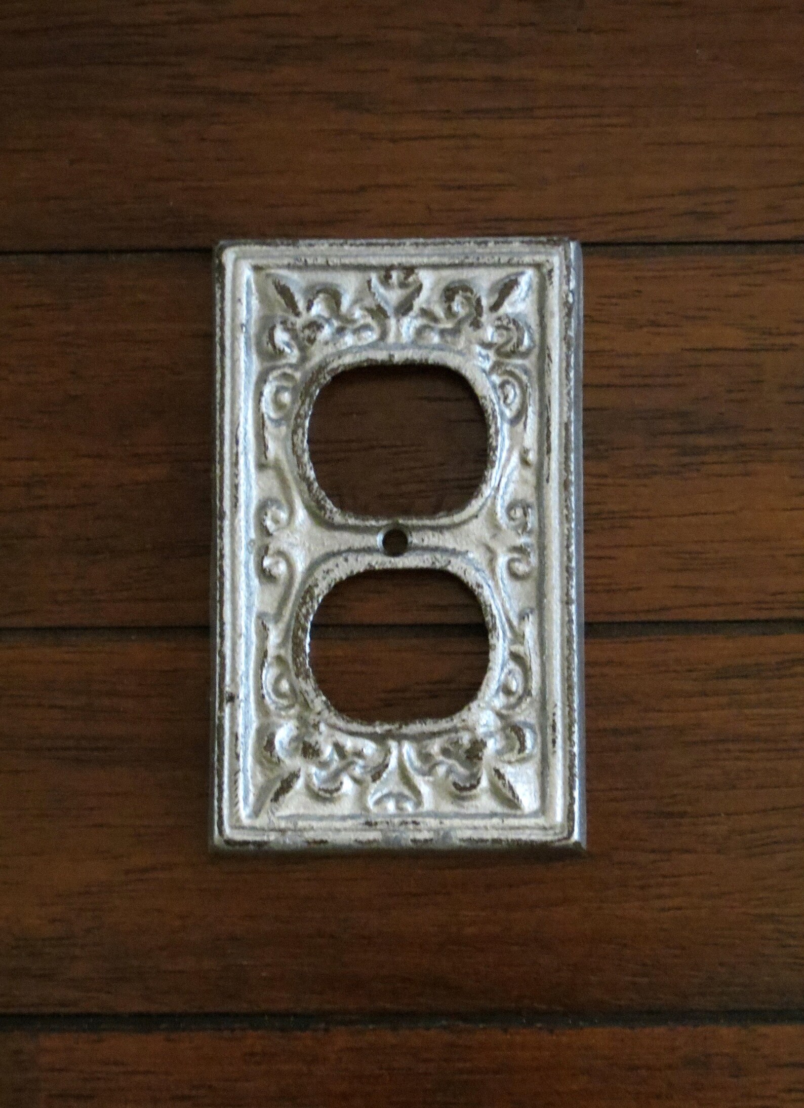 Decorative Electrical Outlet Plate / Plug-in Socket Cover / Silver or ...