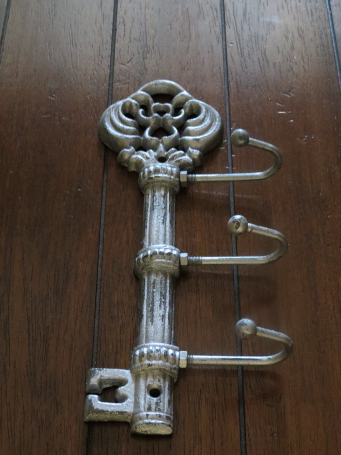 Silver Key Holder / Or Pick Color / Skeleton Key Rack / Cast | Etsy