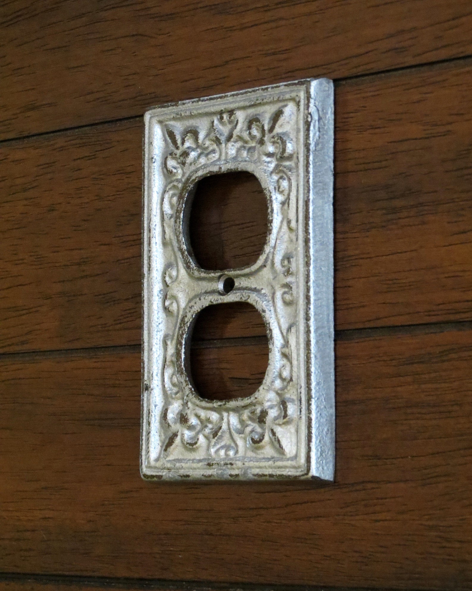 Decorative Electrical Outlet Plate / Plug-in Socket Cover / Silver or ...