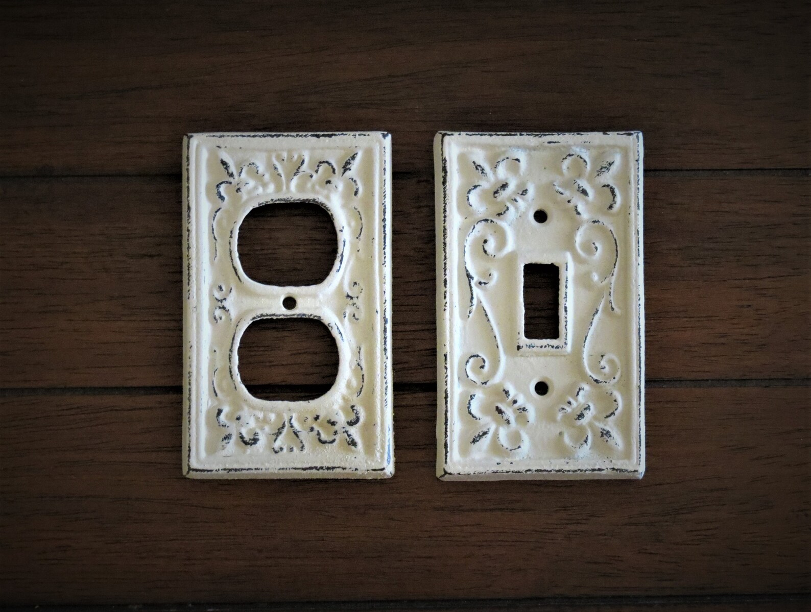 Distressed Fleur De Lis Cast Iron Outlet Cover - Creamy White ...