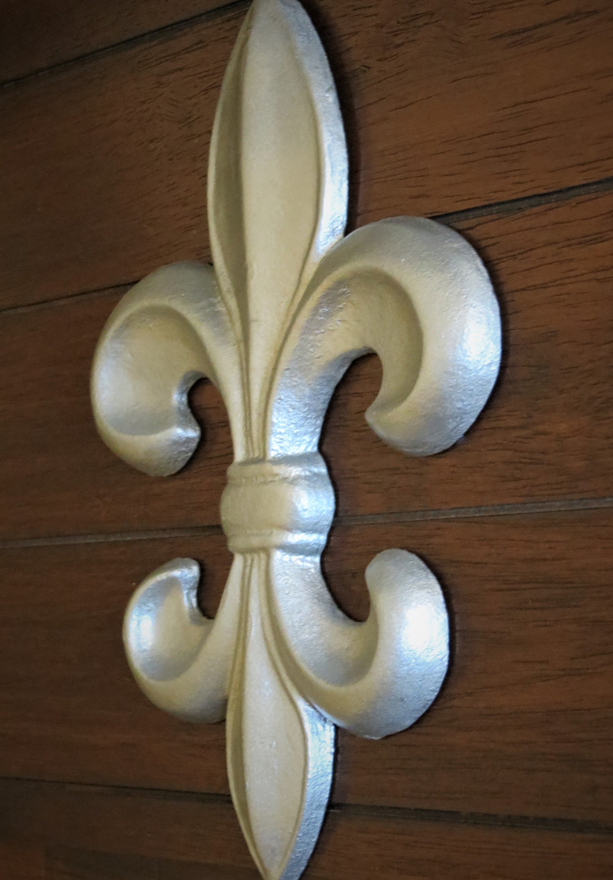 Fleur de Lis Wall Decor / Silver or Pick Color / Cast Iron | Etsy