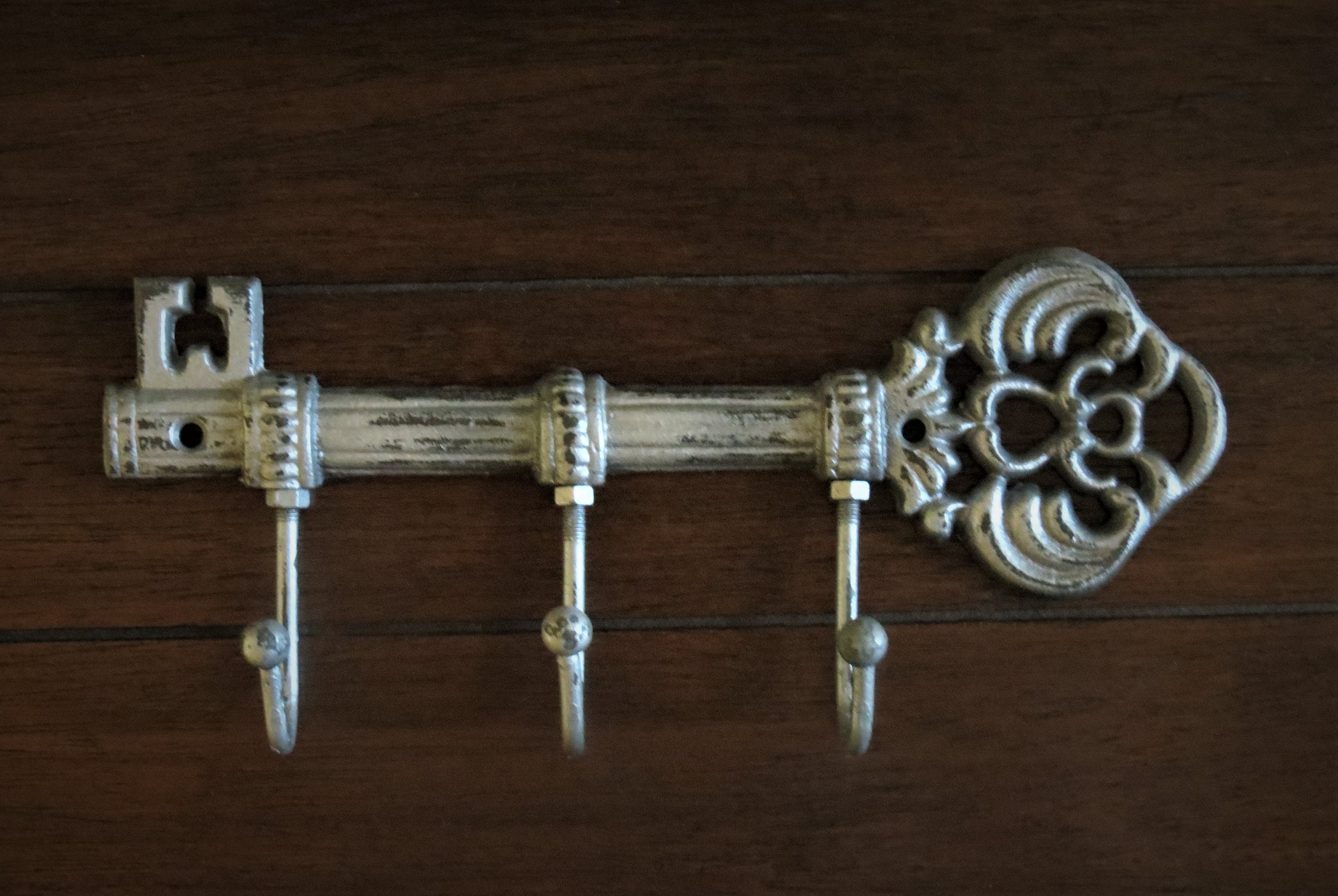 Silver Key Holder / Or Pick Color / Skeleton Key Rack / Cast | Etsy