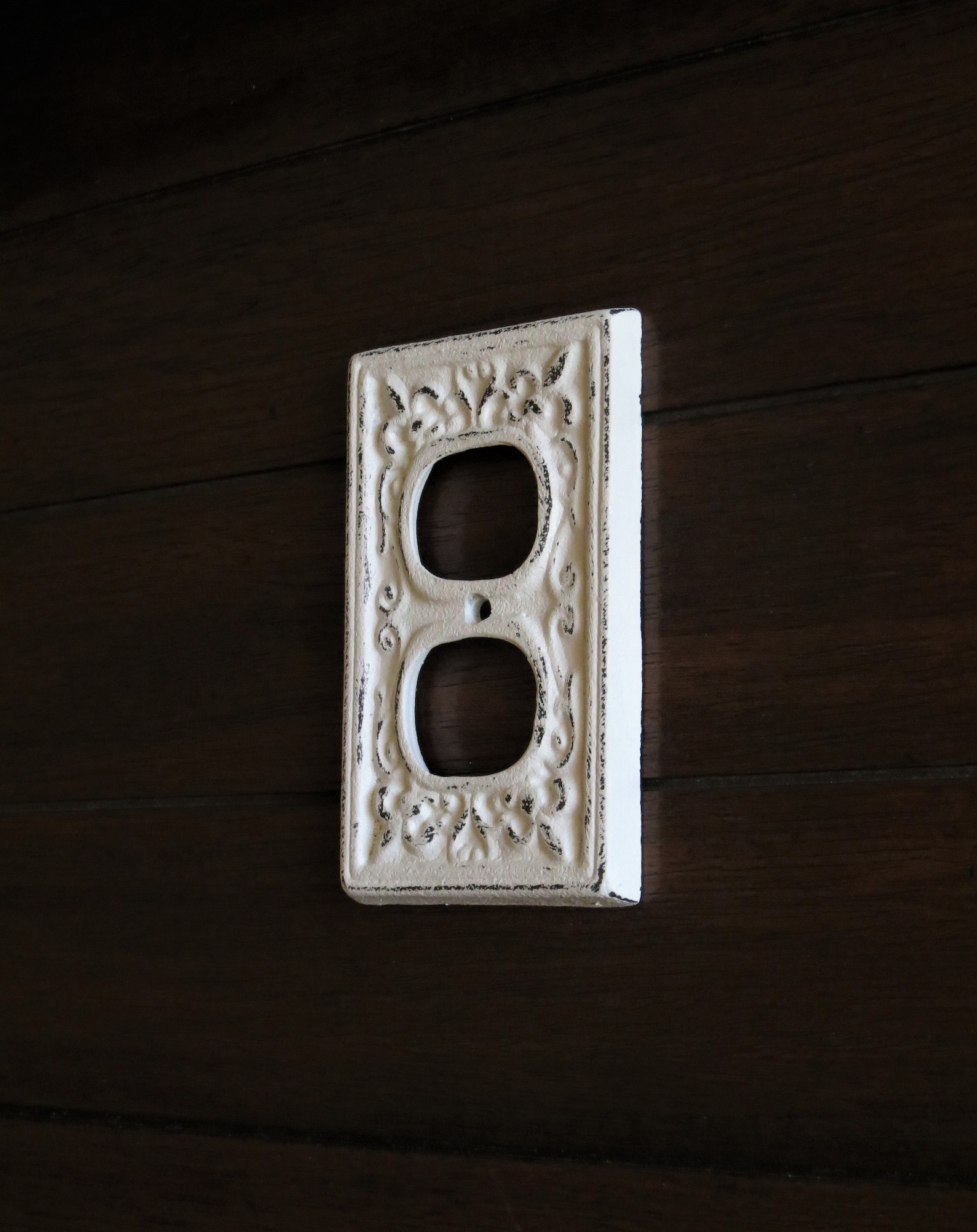 Antique White Decorative Electrical Outlet Plate / Plug-in Cover ...
