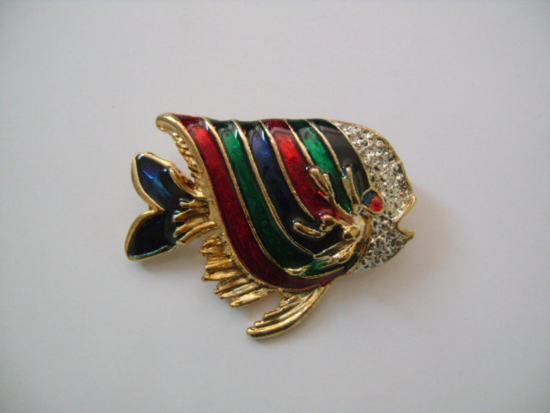 Figural Fish Exotic Sea Creatures Fancy Goldfish Koifish Nemofish or ...