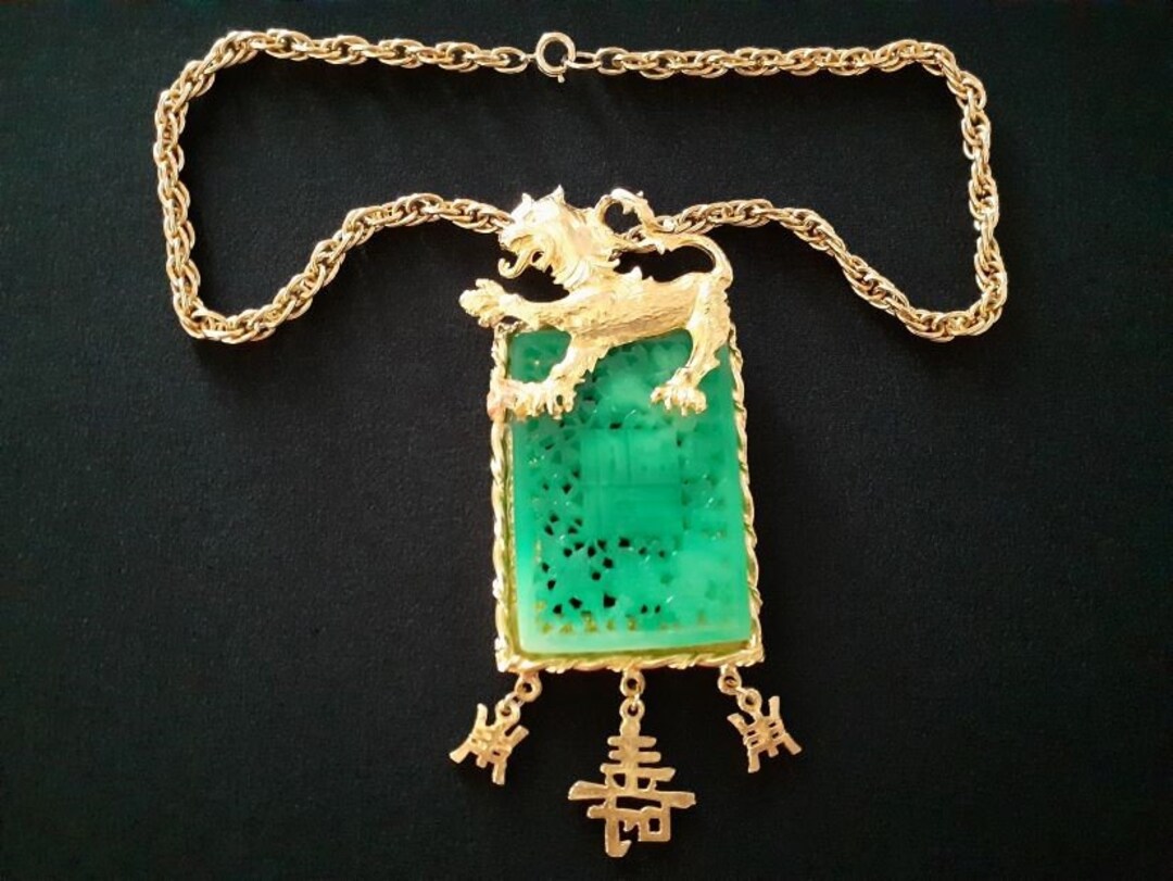 Lovely Yellow Gold Tone Carved Green Jade Faux Jadeite Foo Dog Chinese ...