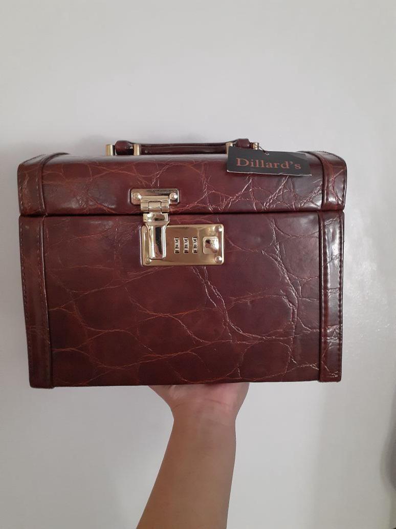 Vintage Dillard's Brown Crocodile Alligator Embossed Pattern Leather ...