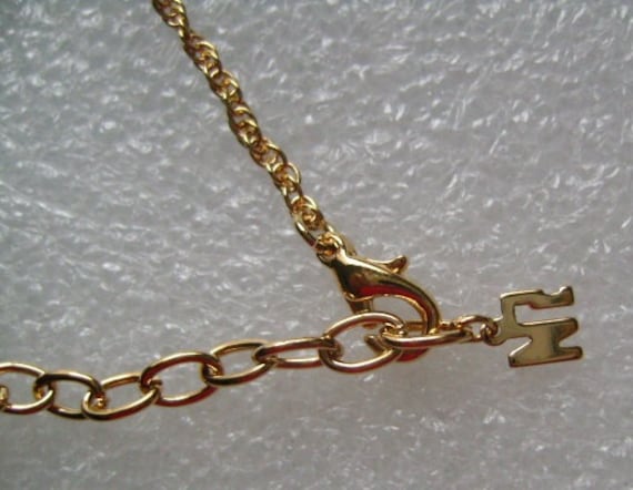 Lovely NINA RICCI NR Logo Original Box Gold Plated Tiny Lovely NINA RICCI NR Logo Original Box Gold Plated Tiny