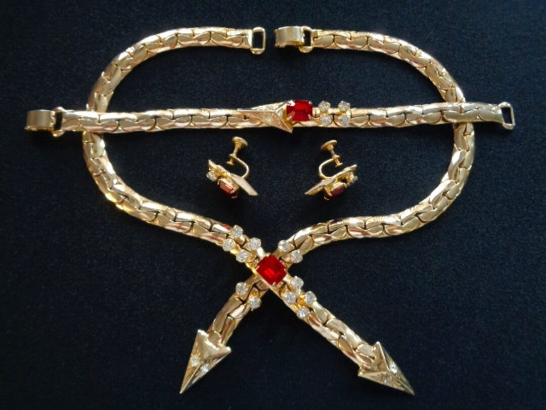 Vintage KAFIN Gold Tone Herringbone Chain Ruby Red Emerald Clear Round ...