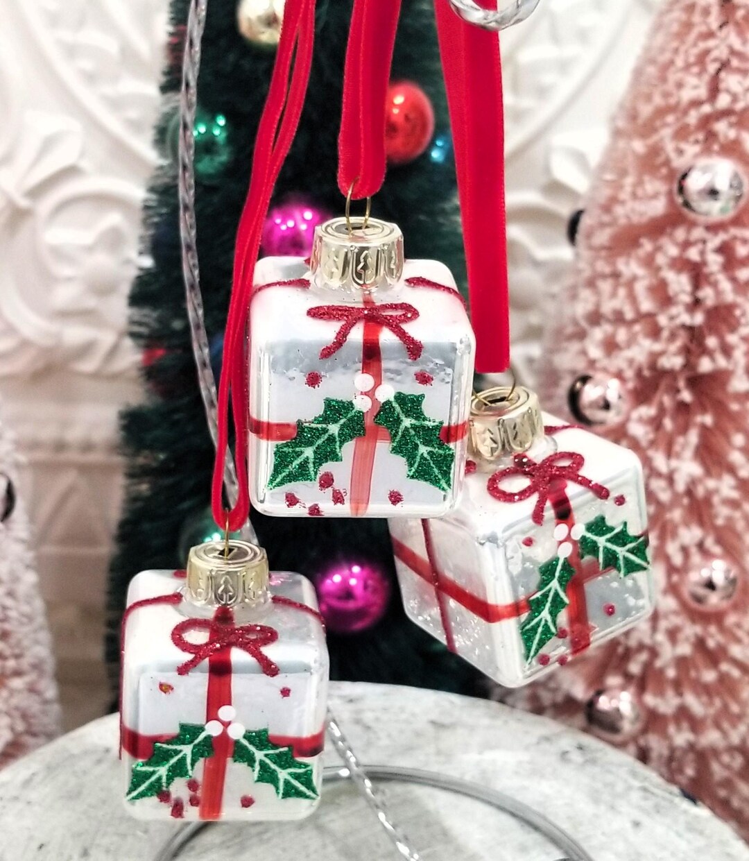 Blown Glass Dangling Christmas Gifts Holly Leaves Christmas Ornament ...