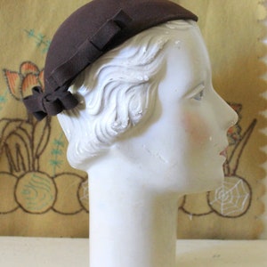 Vintage 1930s Brown Felt Juliet Cap / 30s Cloche Hat Topper With Bows ...