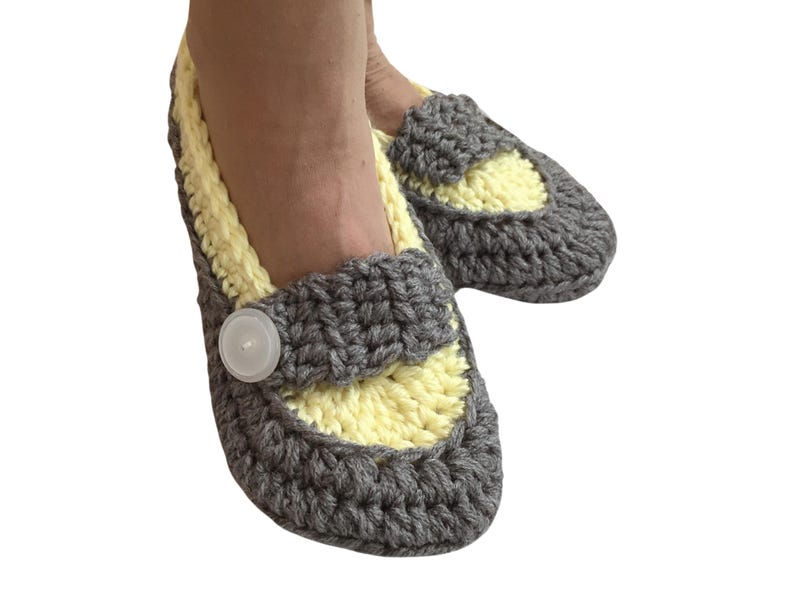 Womens Crochet Loafer Slipper Pattern: Easy to Follow, Sizes 5-12 (PDF ...