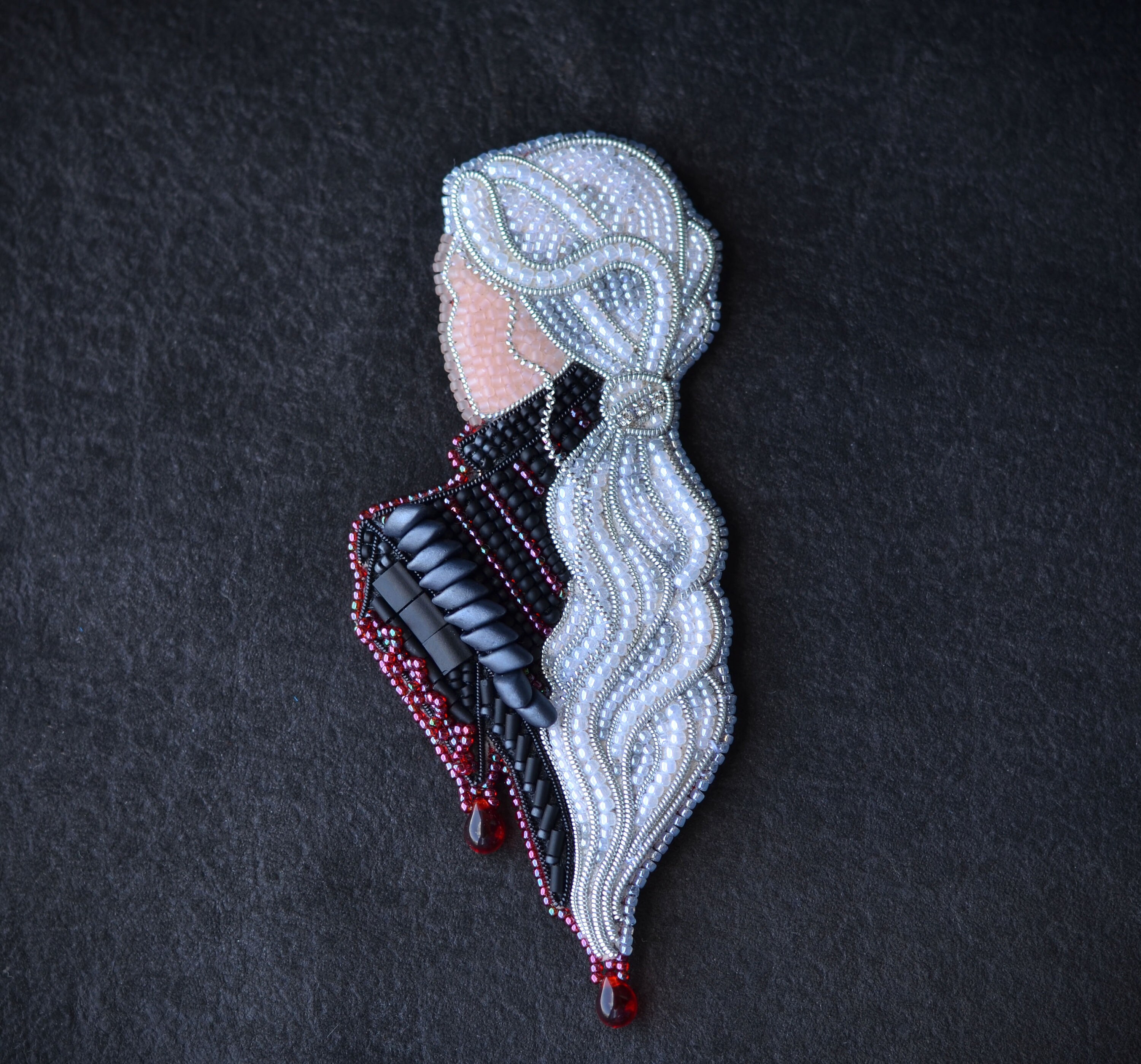 Beaded Brooch Pin Daenerys Khaleesi Brooch Portrait Pin Luxury - Etsy