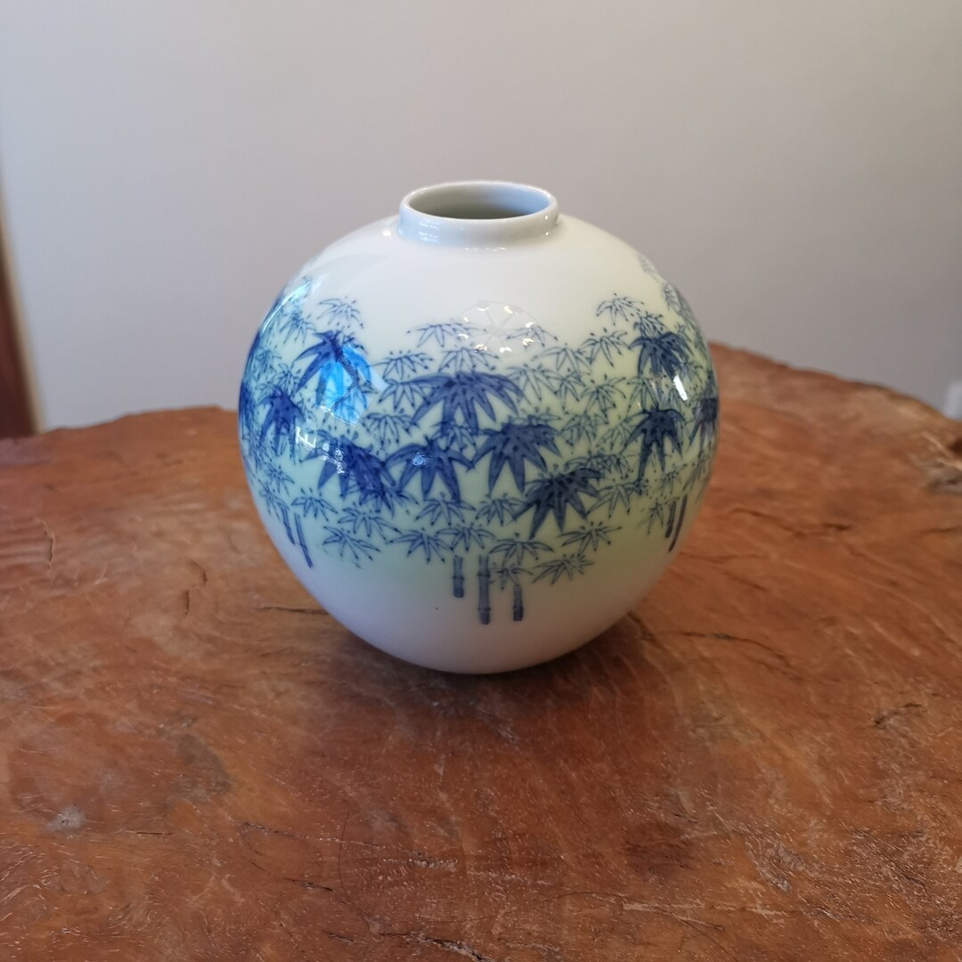 Japanese Pottery, Hand Painted Blue and White Vase, Studio Pottery ...
