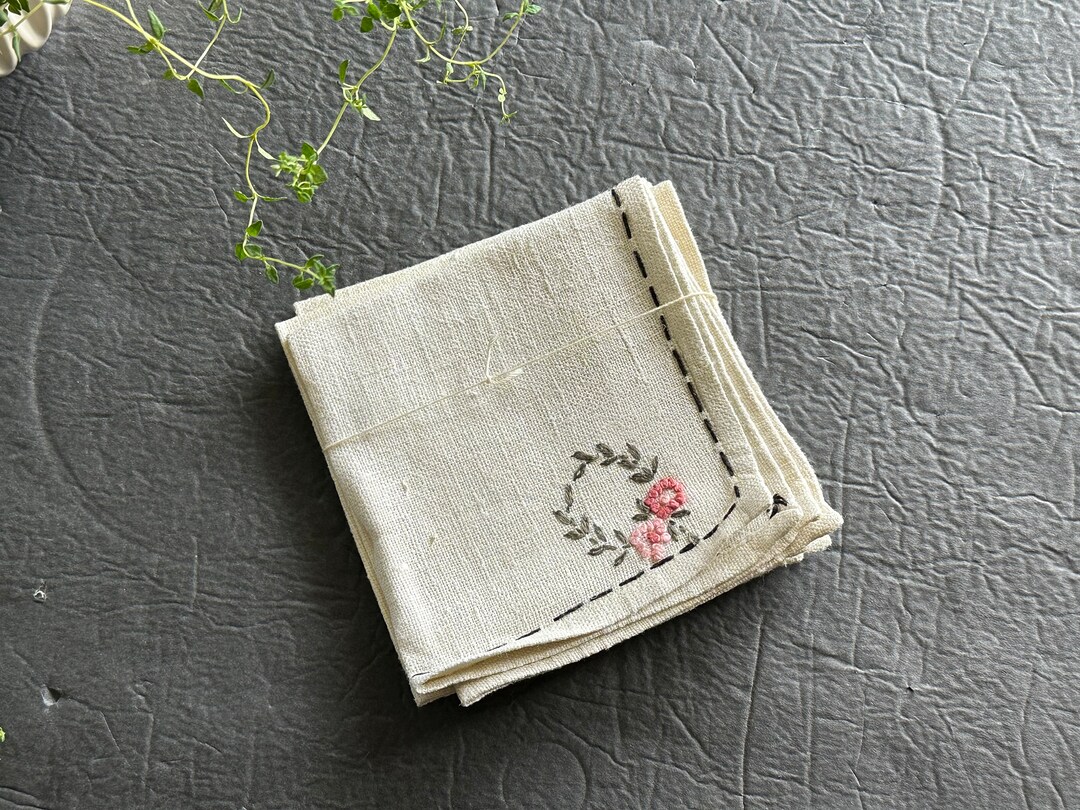 Vintage Handmade Linen Napkins With Hand Embroidered Floral Wreath ...
