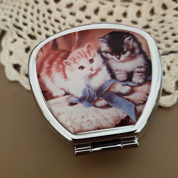 Cat Pill Box - Etsy
