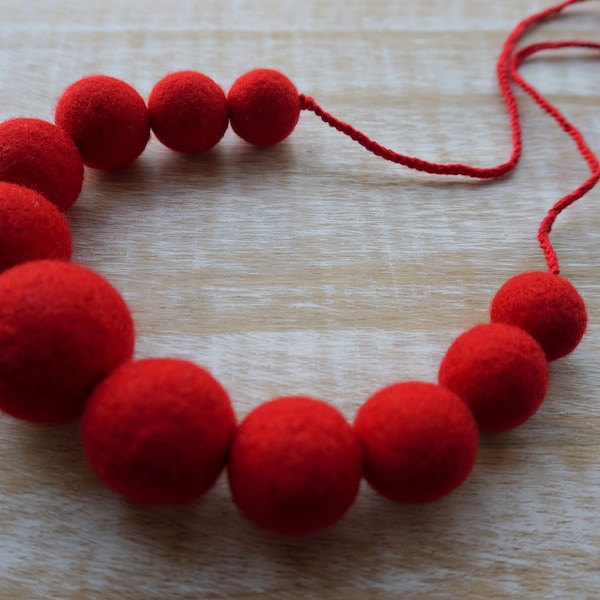 Wool Necklace - Etsy