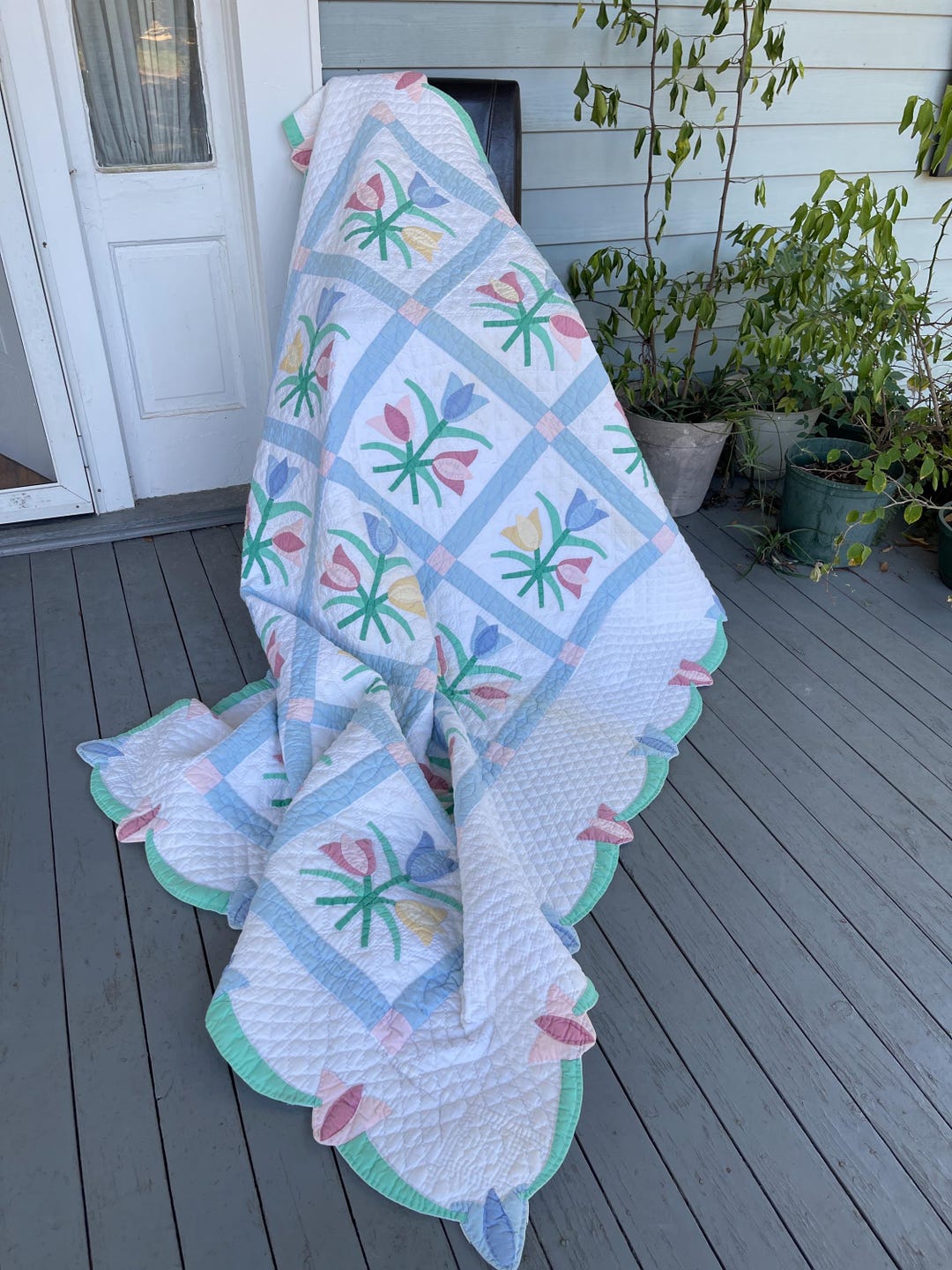 Vintage Tulip Arch Quilt - Etsy