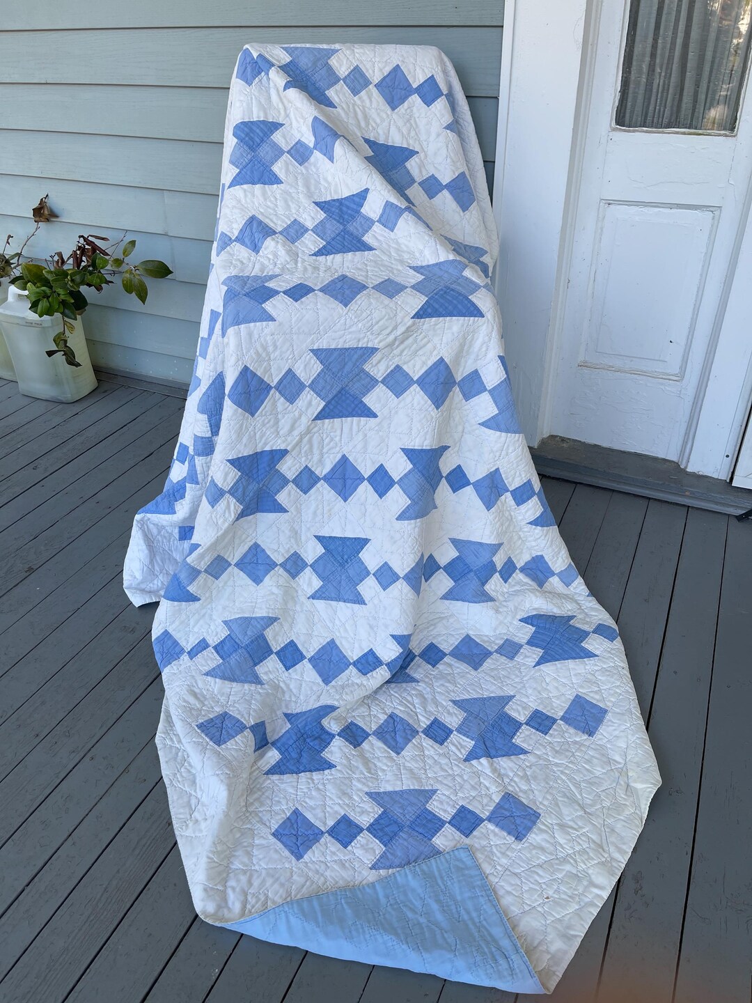 Vintage Blue and Cream Anvil Quilt - Etsy