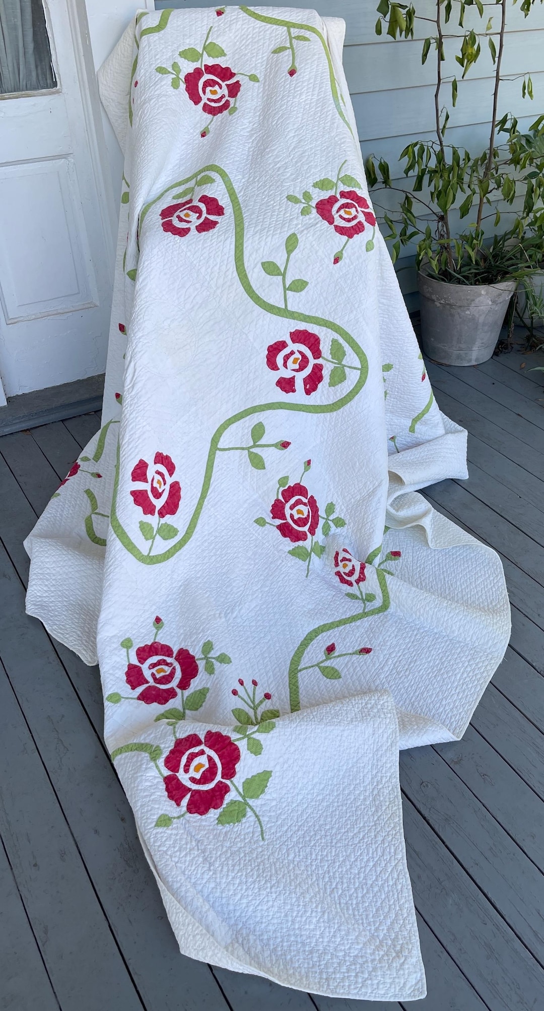 Gorgeous Vintage Red Rose Quilt - Etsy