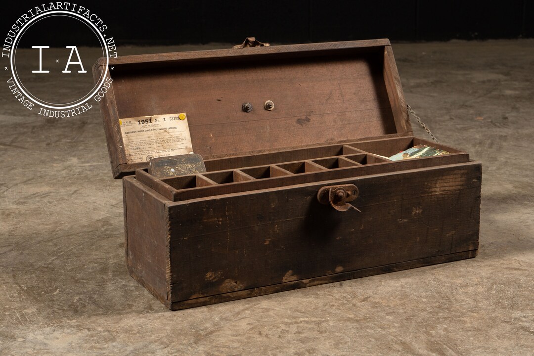 Vintage Tackle Box C. 1951 With Lures - Etsy