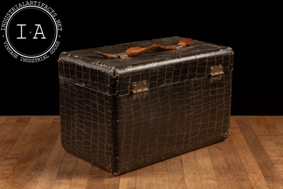 Crocodile Embossed Leather-Bound Train Case - Gem