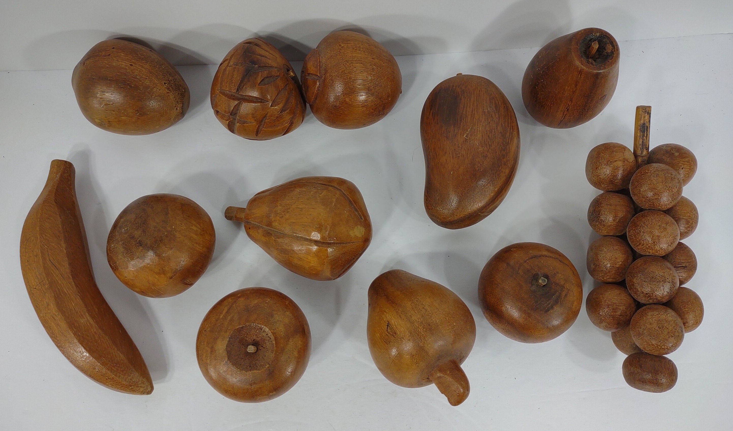 Monkey Pod Wooden 11 Inch Fruit Bowl With 12 Hand Carved Wooden Fruits ...