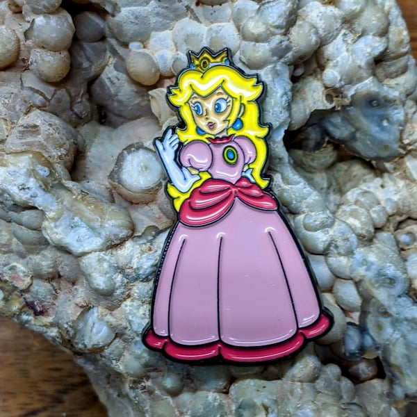 Princess Peach Pin - Etsy