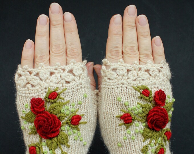 SMALL Size Gloves, Ivory Gloves With Red Roses, Knitted Fingerless ...