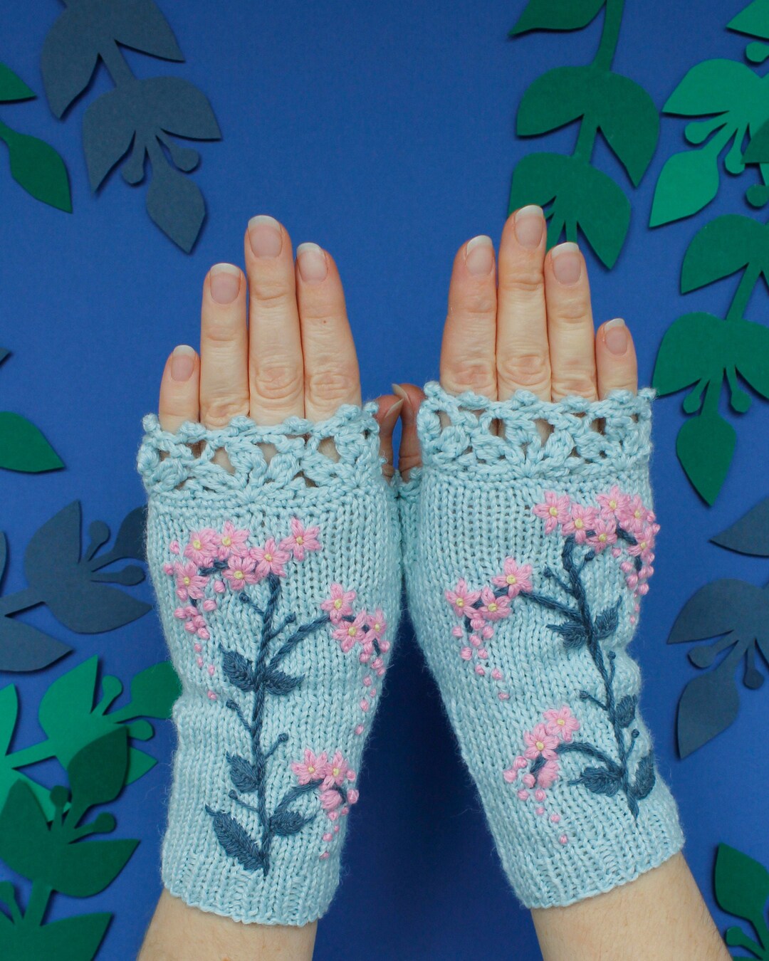 M/S Size, Light Blue Gloves With Pink Forget-me-not Flowers, Hand ...