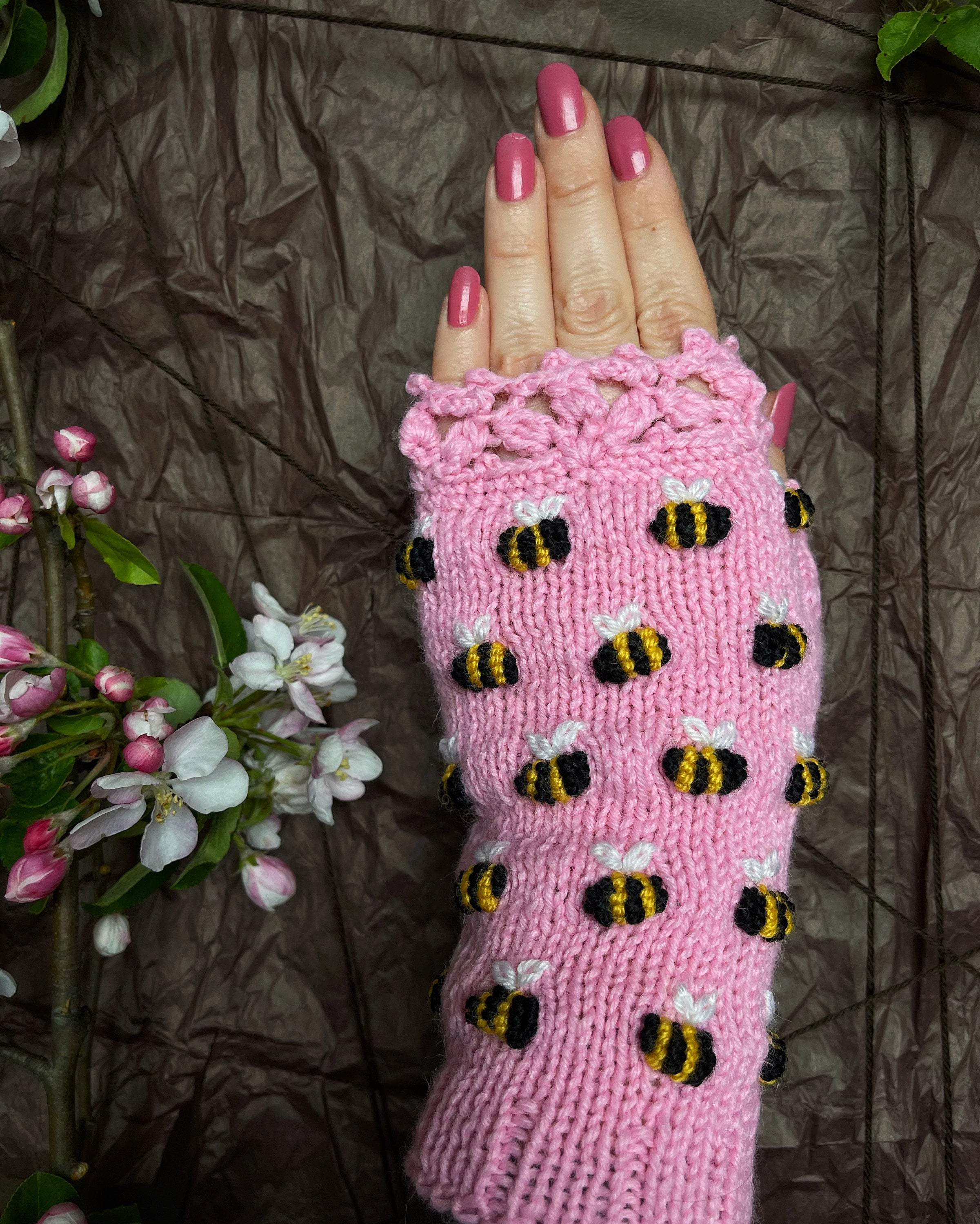 Pink Gloves With Bees Hand Embroidered and Knitted Fingerless - Etsy